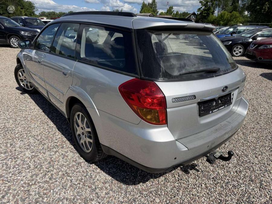 Grey Subaru Outback 2005 in Utena, with an engine capacity of 2.46 L and mileage of 245 thousand km for 4000 €, photo 8 on AUTOMOTO.COM.LV