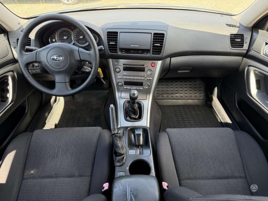 Grey Subaru Outback 2005 in Utena, with an engine capacity of 2.46 L and mileage of 245 thousand km for 4000 €, photo 23 on AUTOMOTO.COM.LV