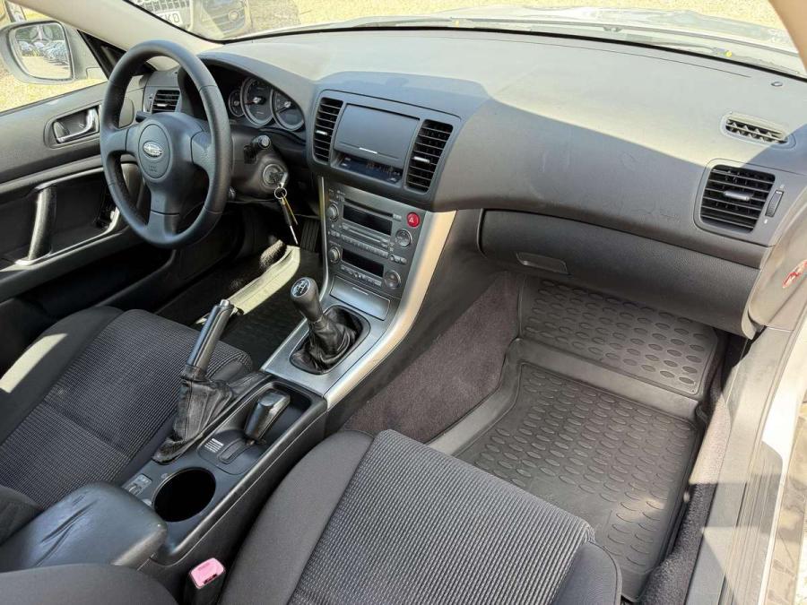Grey Subaru Outback 2005 in Utena, with an engine capacity of 2.46 L and mileage of 245 thousand km for 4000 €, photo 28 on AUTOMOTO.COM.LV