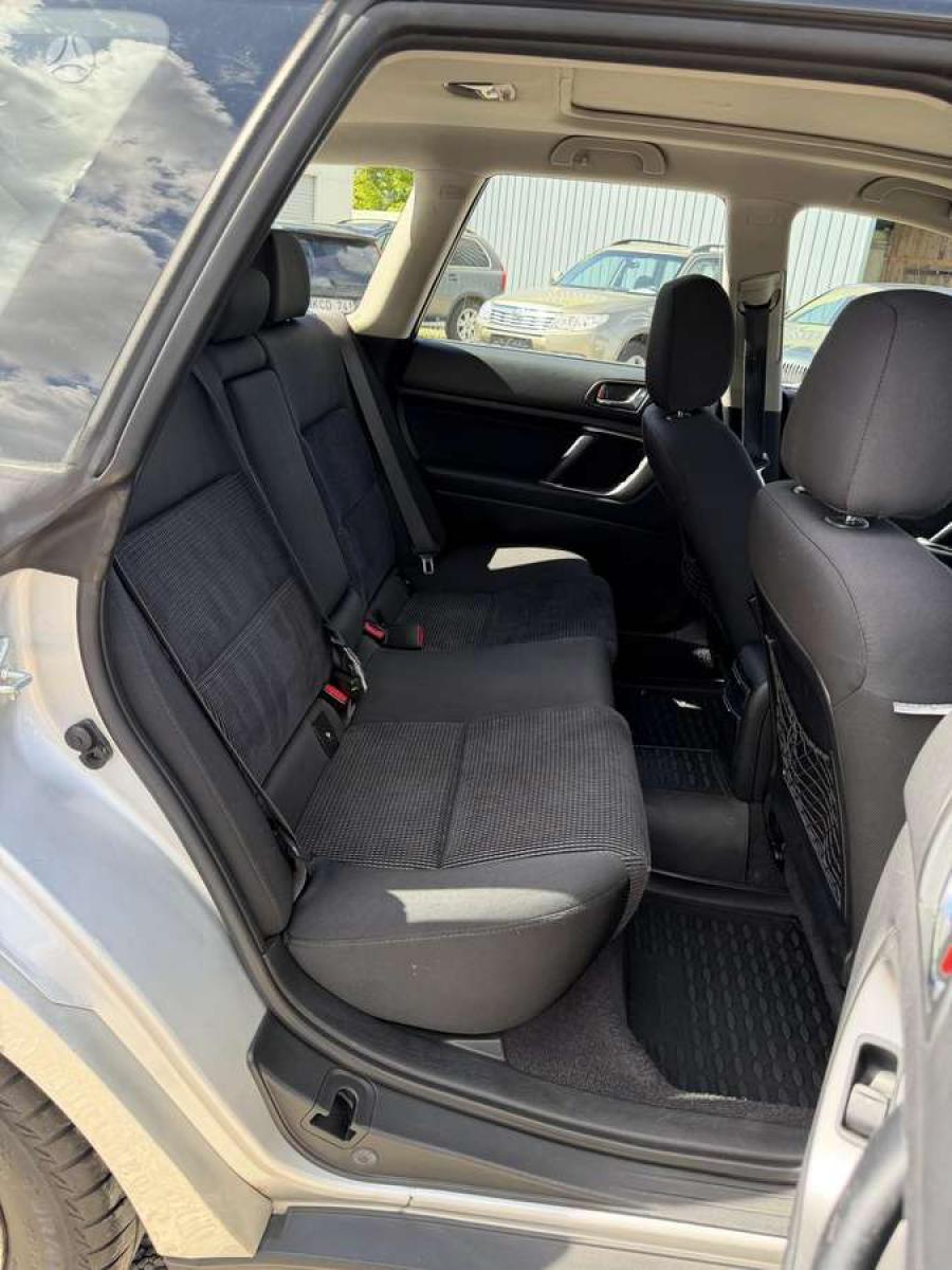 Grey Subaru Outback 2005 in Utena, with an engine capacity of 2.46 L and mileage of 245 thousand km for 4000 €, photo 31 on AUTOMOTO.COM.LV