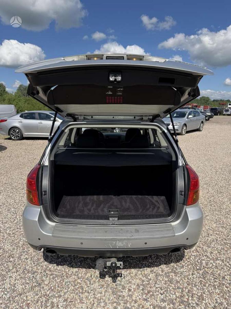 Grey Subaru Outback 2005 in Utena, with an engine capacity of 2.46 L and mileage of 245 thousand km for 4000 €, photo 33 on AUTOMOTO.COM.LV