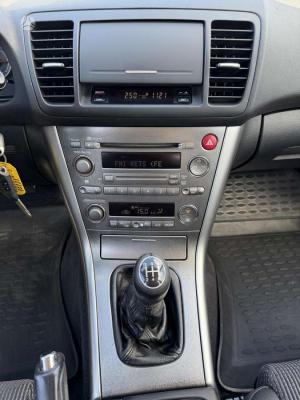 Grey Subaru Outback 2005 in Utena, with an engine capacity of 2.46 L and mileage of 245 thousand km for 4000 €, photo 34 on AUTOMOTO.COM.LV