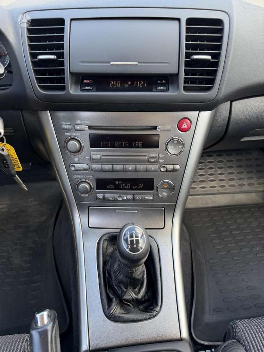 Grey Subaru Outback 2005 in Utena, with an engine capacity of 2.46 L and mileage of 245 thousand km for 4000 €, photo 34 on AUTOMOTO.COM.LV
