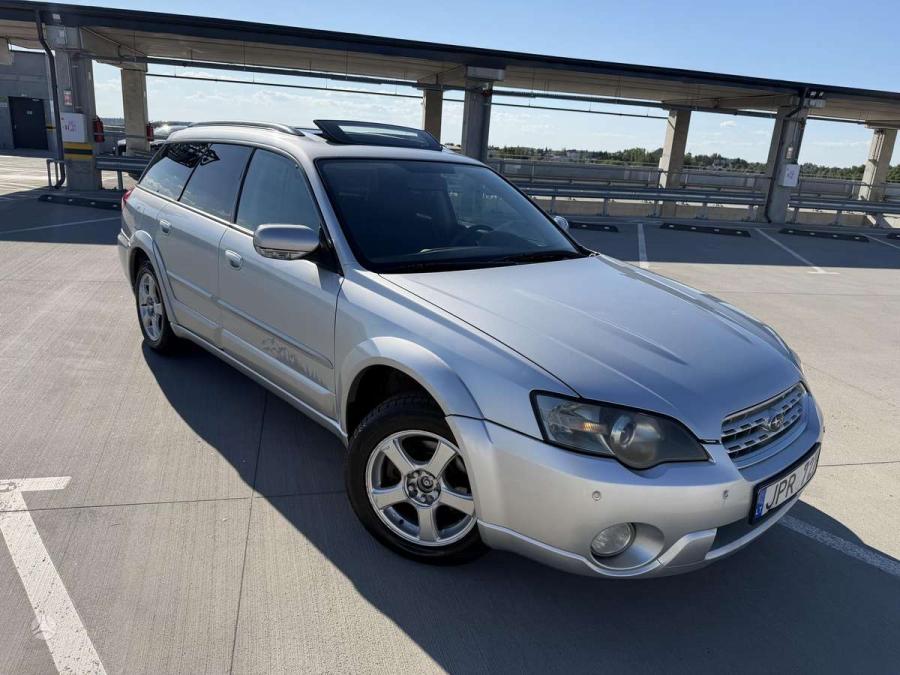Grey Subaru Outback 2005 in Vilnius, with an engine capacity of 2.50 L and mileage of 240 thousand km for 1850 €, photo 1 on AUTOMOTO.COM.LV