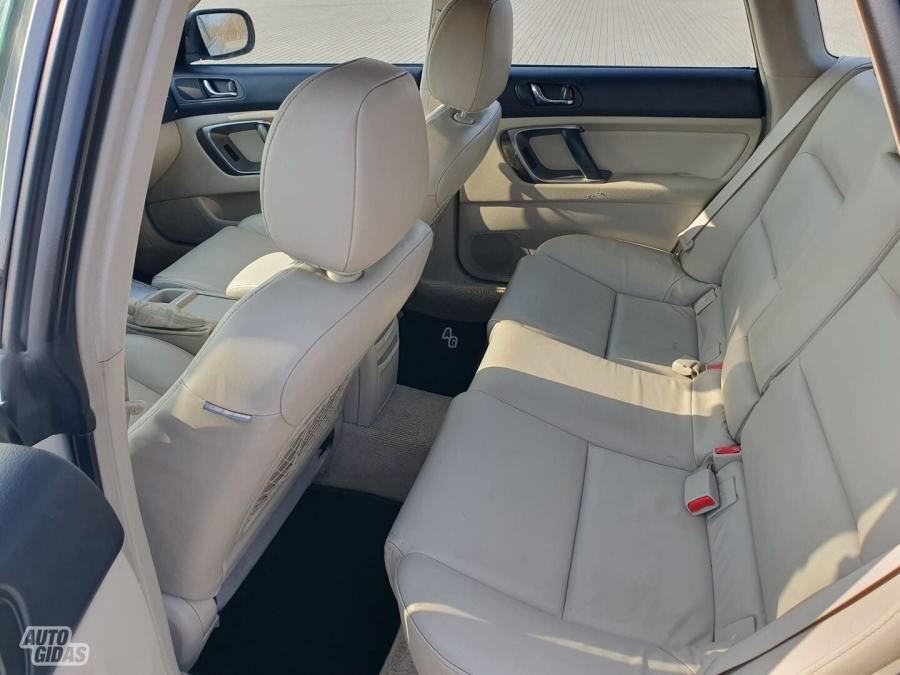 Grey Subaru Outback 2005 in Marijampole, with an engine capacity of 3.00 L and mileage of 282 thousand km for 2450 €, photo 12 on AUTOMOTO.COM.LV