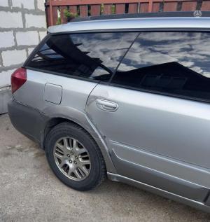 Grey Subaru Outback 2005 in Vilnius, with an engine capacity of 2.46 L and mileage of 429 thousand km for 700 €, photo 5 on AUTOMOTO.COM.LV