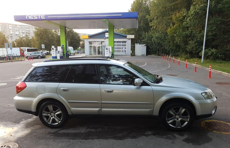 Pelēks Subaru Outback 2005 Viļņa, ar dzinēja tilpumu 3.00 L un nobraukumu 355 tūkst. km par 1800 €, foto 6 vietnē AUTOMOTO.COM.LV