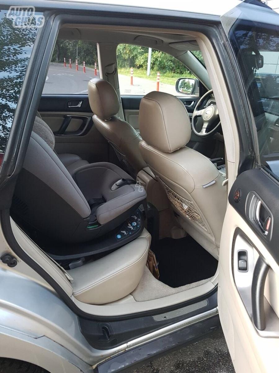 Pelēks Subaru Outback 2005 Viļņa, ar dzinēja tilpumu 3.00 L un nobraukumu 355 tūkst. km par 1800 €, foto 11 vietnē AUTOMOTO.COM.LV
