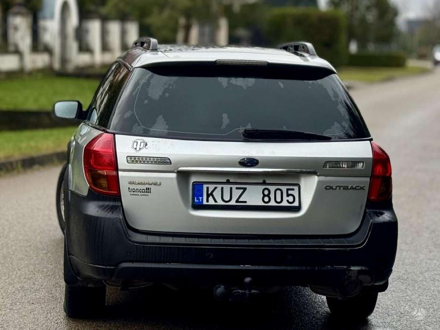 Grey Subaru Outback 2006 in Radviliskis, with an engine capacity of 2.50 L and mileage of 380 thousand km for 2250 €, photo 9 on AUTOMOTO.COM.LV