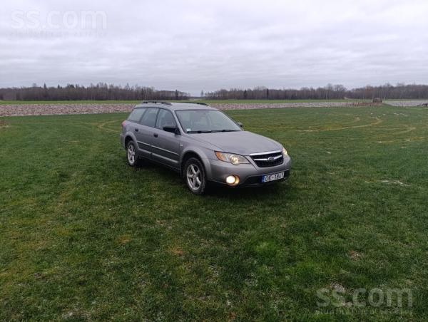 Grey Subaru Outback 2006 in Bauska, with an engine capacity of 2.50 L and mileage of 304 thousand km for 1600 €, photo 1 on AUTOMOTO.COM.LV
