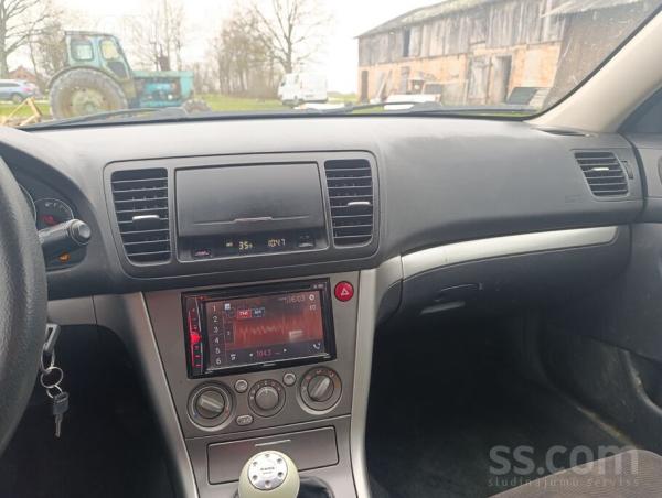 Grey Subaru Outback 2006 in Bauska, with an engine capacity of 2.50 L and mileage of 304 thousand km for 1600 €, photo 5 on AUTOMOTO.COM.LV