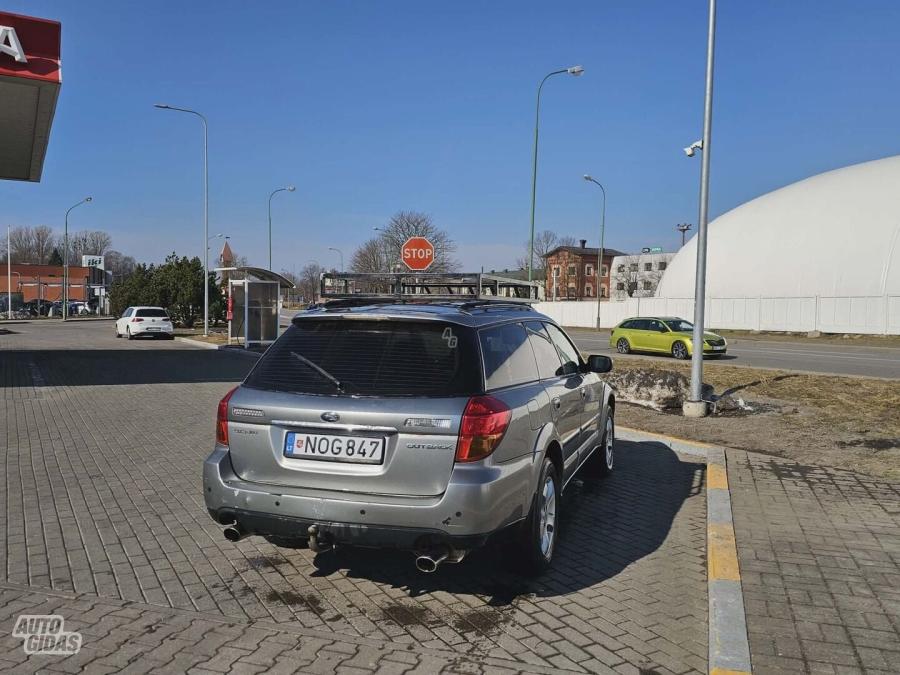 Grey Subaru Outback 2006 in Klaipeda, with an engine capacity of 2.50 L and mileage of 359 thousand km for 1800 €, photo 2 on AUTOMOTO.COM.LV