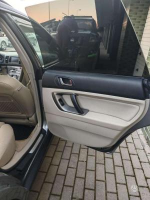 Grey Subaru Outback 2006 in Kaunas, with an engine capacity of 3.00 L and mileage of 360 thousand km for 4200 €, photo 5 on AUTOMOTO.COM.LV