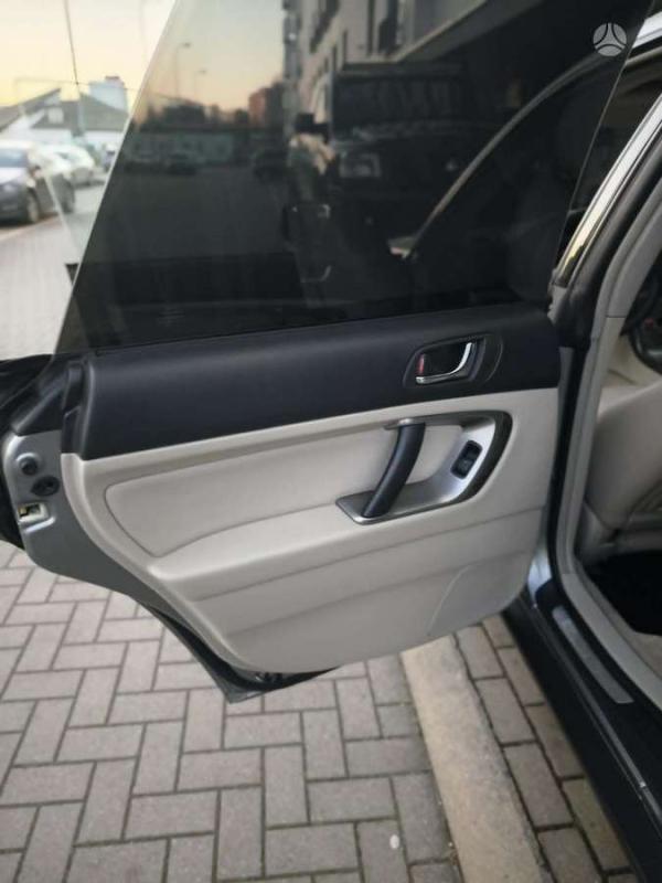 Grey Subaru Outback 2006 in Kaunas, with an engine capacity of 3.00 L and mileage of 360 thousand km for 4200 €, photo 5 on AUTOMOTO.COM.LV