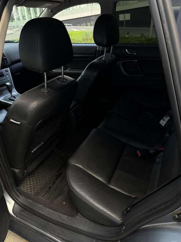 Grey Subaru Outback 2006 in Vilnius, with an engine capacity of 2.46 L and mileage of 470 thousand km for 2200 €, photo 6 on AUTOMOTO.COM.LV