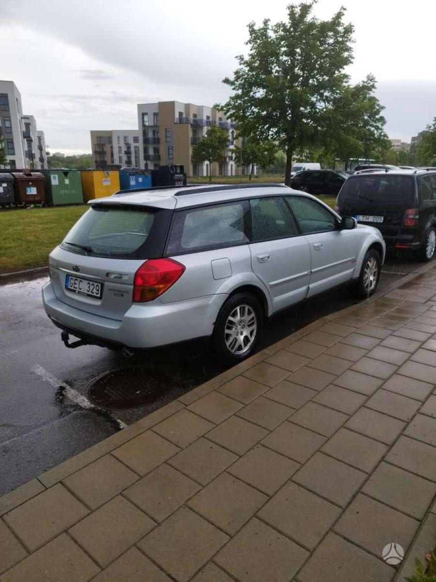Grey Subaru Outback 2006 in Panevezys, with an engine capacity of 2.50 L and mileage of 301 thousand km for 1450 €, photo 1 on AUTOMOTO.COM.LV