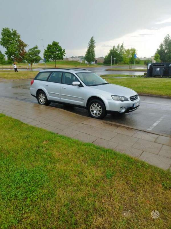 Grey Subaru Outback 2006 in Panevezys, with an engine capacity of 2.50 L and mileage of 301 thousand km for 1450 €, photo 3 on AUTOMOTO.COM.LV