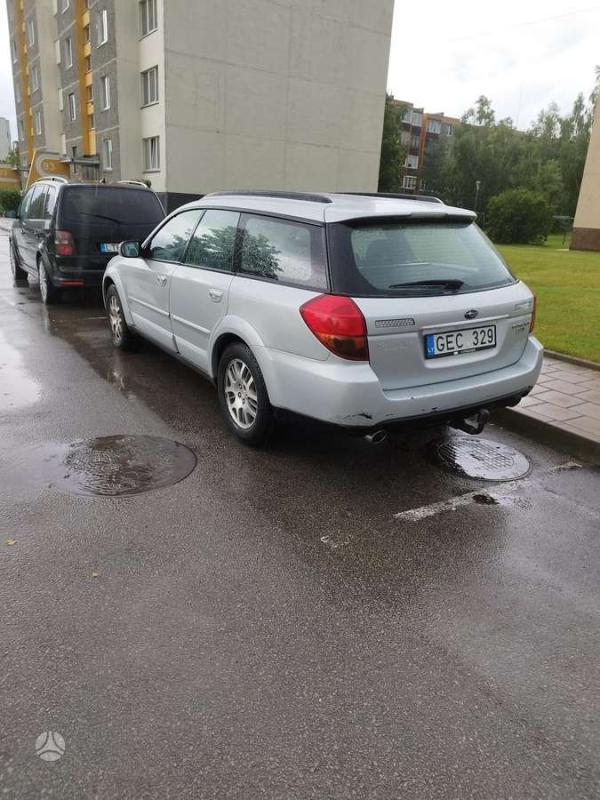 Grey Subaru Outback 2006 in Panevezys, with an engine capacity of 2.50 L and mileage of 301 thousand km for 1450 €, photo 2 on AUTOMOTO.COM.LV