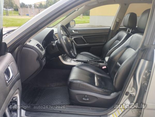Grey Subaru Outback 2006 in Tartu, with an engine capacity of 2.50 L and mileage of 329 thousand km for 1300 €, photo 5 on AUTOMOTO.COM.LV