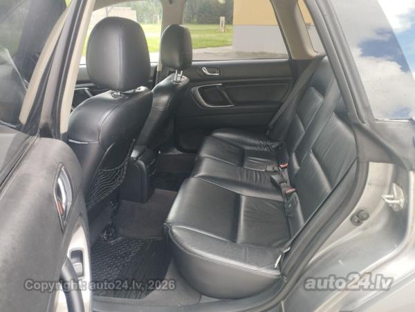 Grey Subaru Outback 2006 in Tartu, with an engine capacity of 2.50 L and mileage of 329 thousand km for 1300 €, photo 8 on AUTOMOTO.COM.LV