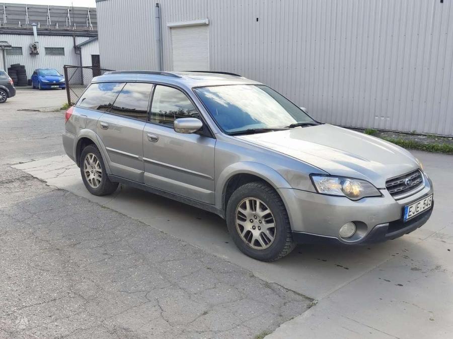Grey Subaru Outback 2006 in Panevezys, with an engine capacity of 2.46 L and mileage of 362 thousand km for 600 €, photo 4 on AUTOMOTO.COM.LV