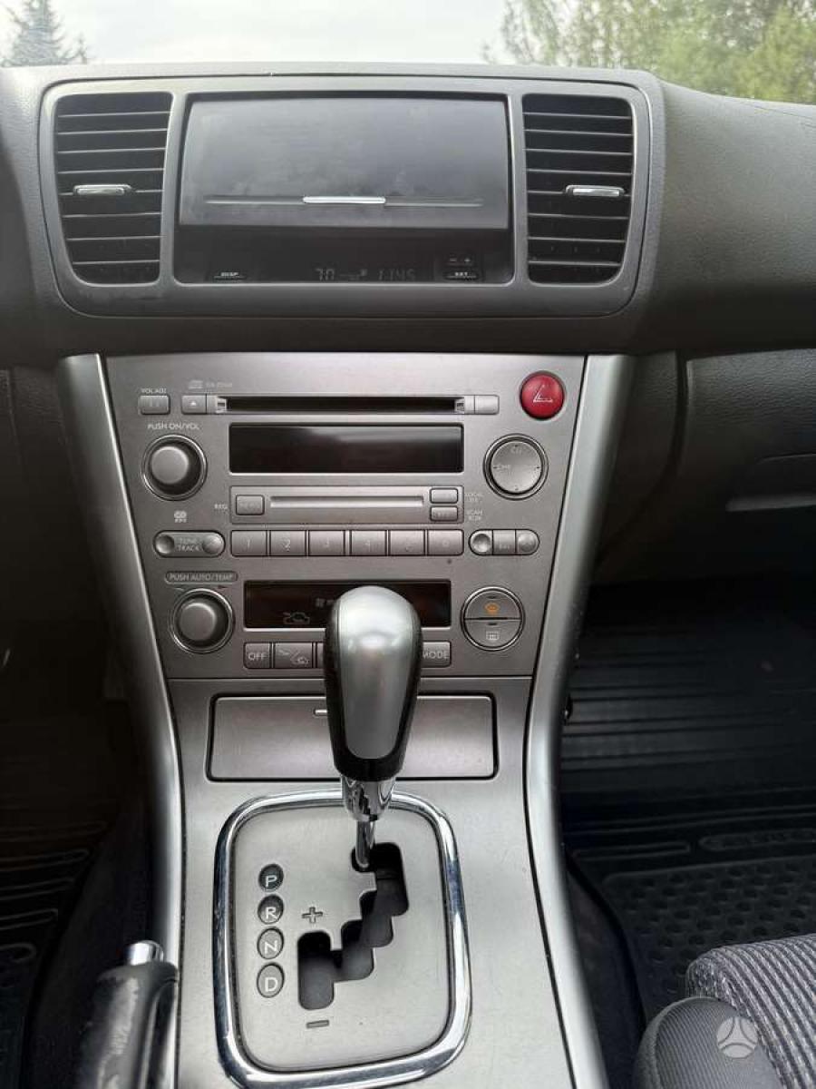Pelēks Subaru Outback 2006 Viļņa, ar dzinēja tilpumu 2.46 L un nobraukumu 243 tūkst. km par 2450 €, foto 16 vietnē AUTOMOTO.COM.LV