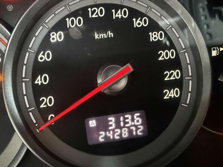 Pelēks Subaru Outback 2006 Viļņa, ar dzinēja tilpumu 2.46 L un nobraukumu 243 tūkst. km par 2450 €, foto 17 vietnē AUTOMOTO.COM.LV