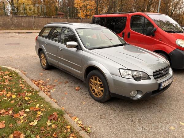 Subaru Outback 2006 in Daugavpils on AUTOMOTO.COM.LV Grey Subaru Outback 2006 in Daugavpils, with an engine capacity of 2.50 L and mileage of 295 thousand km for 2650 €, photo 1 on AUTOMOTO.COM.LV
