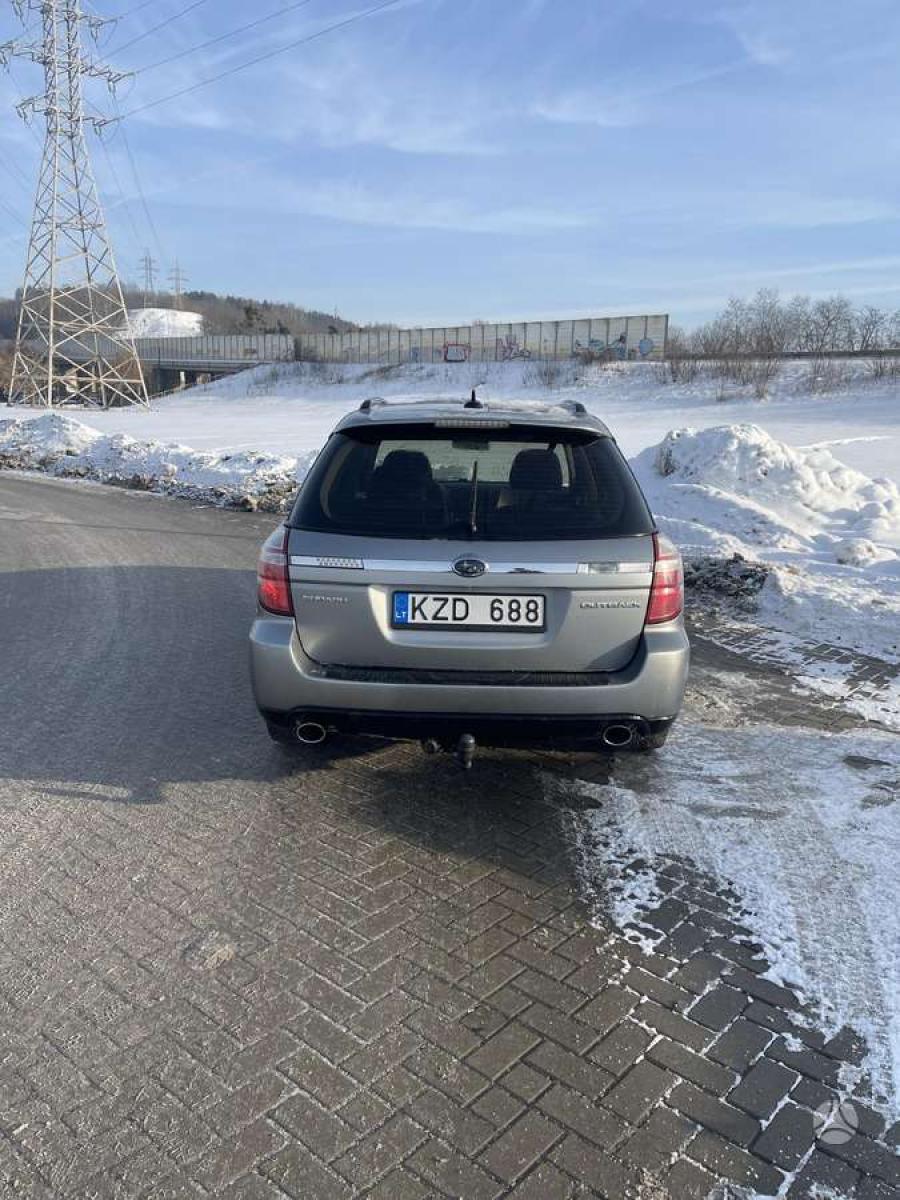 Grey Subaru Outback 2007 in Kaunas, with an engine capacity of 2.50 L and mileage of 419 thousand km for 2900 €, photo 1 on AUTOMOTO.COM.LV