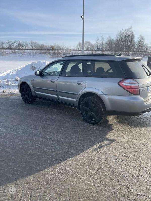 Grey Subaru Outback 2007 in Kaunas, with an engine capacity of 2.50 L and mileage of 419 thousand km for 2900 €, photo 2 on AUTOMOTO.COM.LV