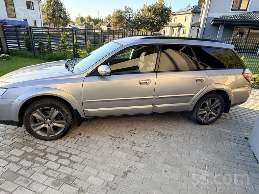 Pelēks Subaru Outback 2007 Rīga, ar dzinēja tilpumu 2.50 L un nobraukumu 109 tūkst. km par 4000 €, foto 1 vietnē AUTOMOTO.COM.LV