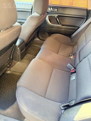 Pelēks Subaru Outback 2007 Rīga, ar dzinēja tilpumu 2.50 L un nobraukumu 109 tūkst. km par 4000 €, foto 4 vietnē AUTOMOTO.COM.LV