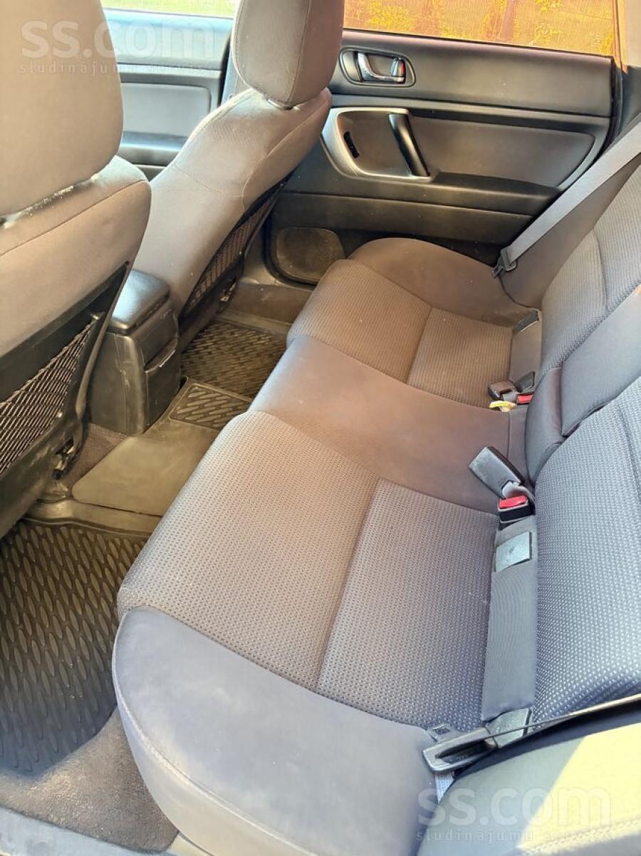 Pelēks Subaru Outback 2007 Rīga, ar dzinēja tilpumu 2.50 L un nobraukumu 109 tūkst. km par 4000 €, foto 4 vietnē AUTOMOTO.COM.LV