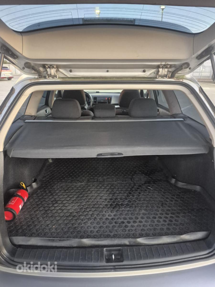 Pelēks Subaru Outback 2007 Tallina, ar dzinēja tilpumu 2.50 L un nobraukumu 244 tūkst. km par 1600 €, foto 7 vietnē AUTOMOTO.COM.LV