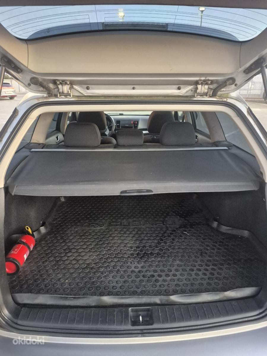 Pelēks Subaru Outback 2007 Tallina, ar dzinēja tilpumu 2.50 L un nobraukumu 244 tūkst. km par 1600 €, foto 17 vietnē AUTOMOTO.COM.LV
