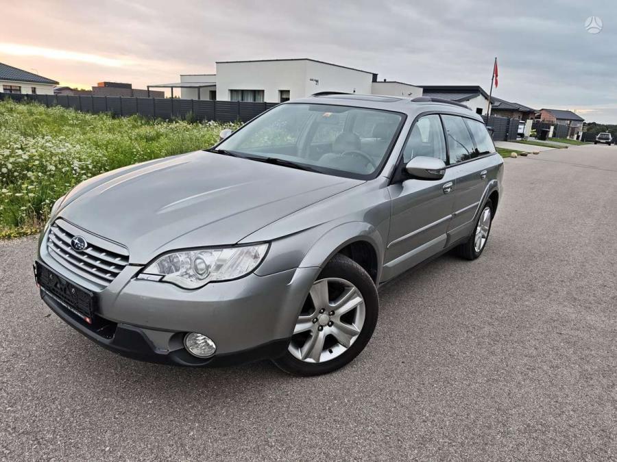 Grey Subaru Outback 2007 in Vilnius, with an engine capacity of 2.46 L and mileage of 231 thousand km for 4250 €, photo 4 on AUTOMOTO.COM.LV
