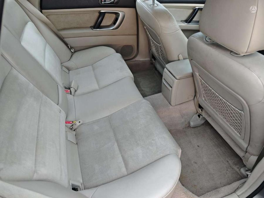 Grey Subaru Outback 2007 in Vilnius, with an engine capacity of 2.46 L and mileage of 231 thousand km for 4250 €, photo 10 on AUTOMOTO.COM.LV