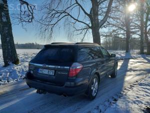 Pelēks Subaru Outback 2008 Cēsis, ar dzinēja tilpumu 2.50 L un nobraukumu 311 tūkst. km par 2850 €, foto 3 vietnē AUTOMOTO.COM.LV