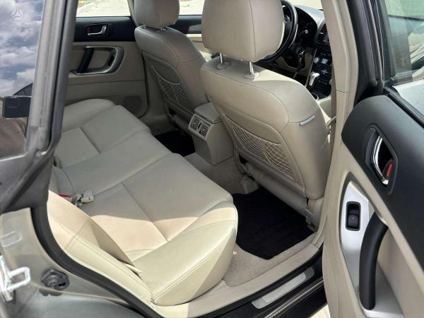 Pelēks Subaru Outback 2008 Viļņa, ar dzinēja tilpumu 3.00 L un nobraukumu 190 tūkst. km par 4750 €, foto 6 vietnē AUTOMOTO.COM.LV