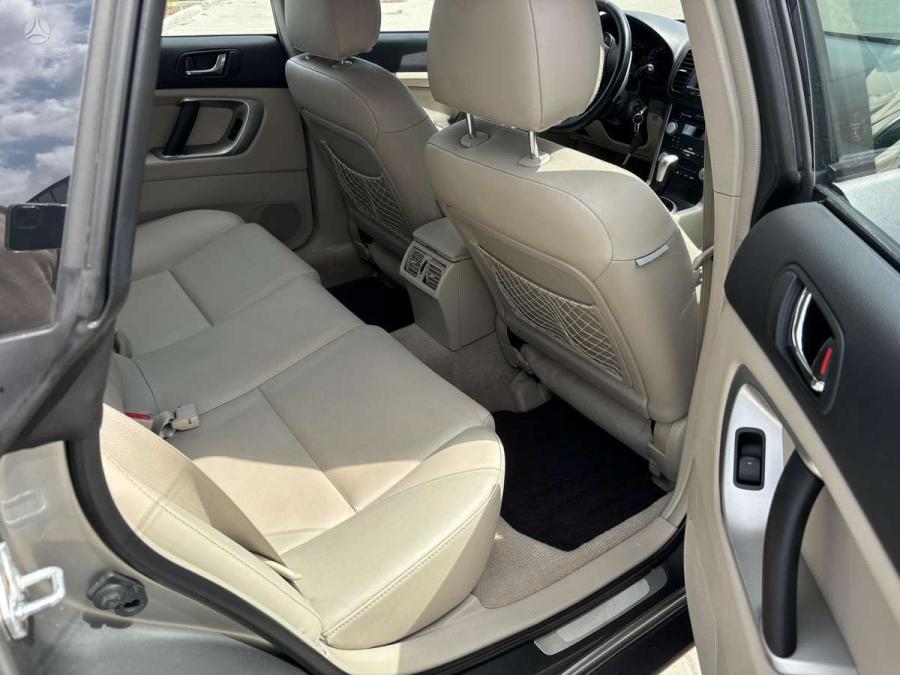 Grey Subaru Outback 2008 in Vilnius, with an engine capacity of 3.00 L and mileage of 190 thousand km for 4750 €, photo 7 on AUTOMOTO.COM.LV