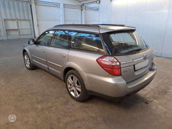 Pelēks Subaru Outback 2009 Tauragė, ar dzinēja tilpumu 2.46 L un nobraukumu 378 tūkst. km par 2599 €, foto 4 vietnē AUTOMOTO.COM.LV