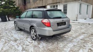 Grey Subaru Outback 2009 in Vilnius, with an engine capacity of 2.46 L and mileage of 378 thousand km for 2250 €, photo 4 on AUTOMOTO.COM.LV