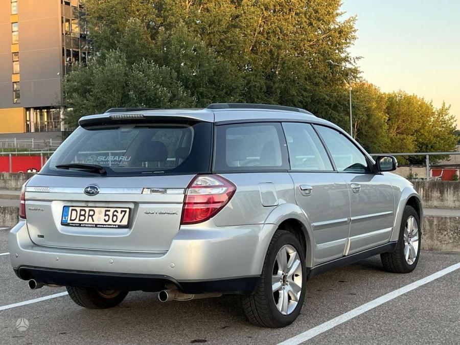 Grey Subaru Outback 2009 in Vilnius, with an engine capacity of 2.46 L and mileage of 270 thousand km for 2400 €, photo 5 on AUTOMOTO.COM.LV