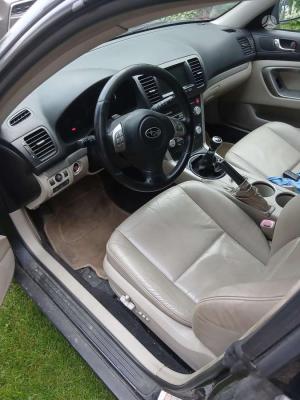 Grey Subaru Outback 2009 in Vilnius, with an engine capacity of 2.00 L and mileage of 250 thousand km for 1200 €, photo 5 on AUTOMOTO.COM.LV