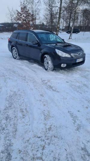 Grey Subaru Outback 2010 in Radviliskis, with an engine capacity of 2.00 L and mileage of 364 thousand km for 2700 €, photo  on AUTOMOTO.COM.LV