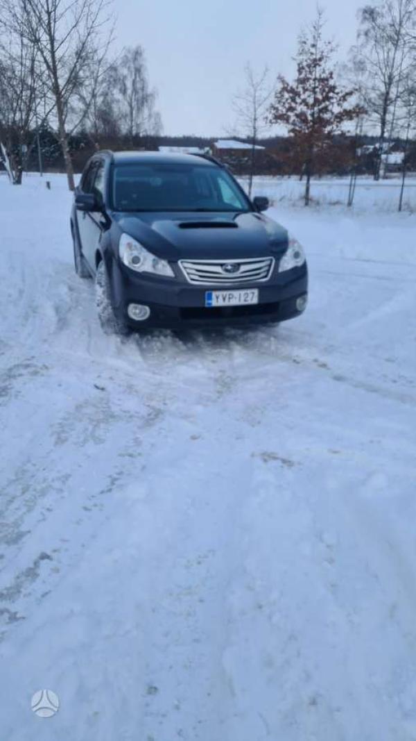 Grey Subaru Outback 2010 in Radviliskis, with an engine capacity of 2.00 L and mileage of 364 thousand km for 2700 €, photo 2 on AUTOMOTO.COM.LV