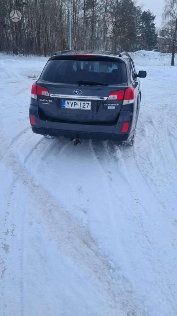 Grey Subaru Outback 2010 in Radviliskis, with an engine capacity of 2.00 L and mileage of 364 thousand km for 2700 €, photo 5 on AUTOMOTO.COM.LV