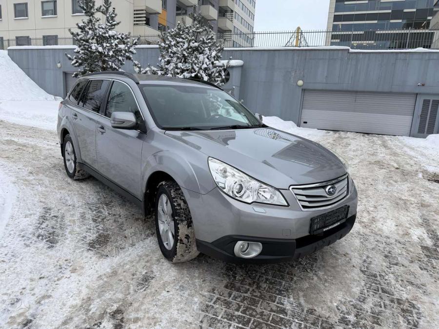 Grey Subaru Outback 2010 in Vilnius, with an engine capacity of 2.50 L and mileage of 182 thousand km for 4600 €, photo 3 on AUTOMOTO.COM.LV