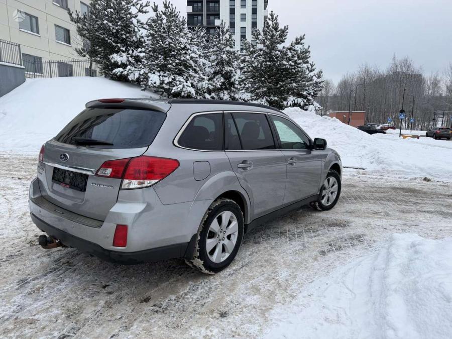 Grey Subaru Outback 2010 in Vilnius, with an engine capacity of 2.50 L and mileage of 182 thousand km for 4600 €, photo 6 on AUTOMOTO.COM.LV