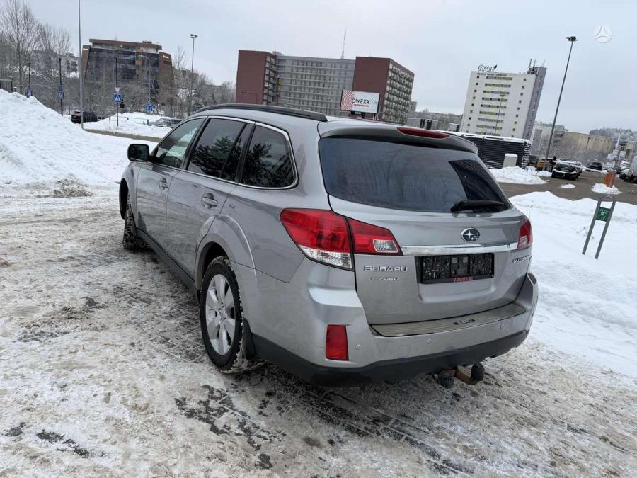 Grey Subaru Outback 2010 in Vilnius, with an engine capacity of 2.50 L and mileage of 182 thousand km for 4600 €, photo 8 on AUTOMOTO.COM.LV